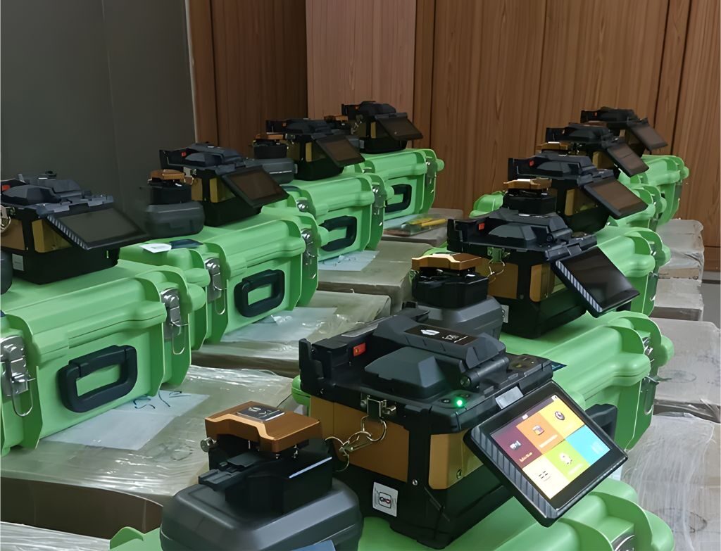 Elevating Connectivity: Unveiling the Inno i4 Splicing Machine by Inno ...